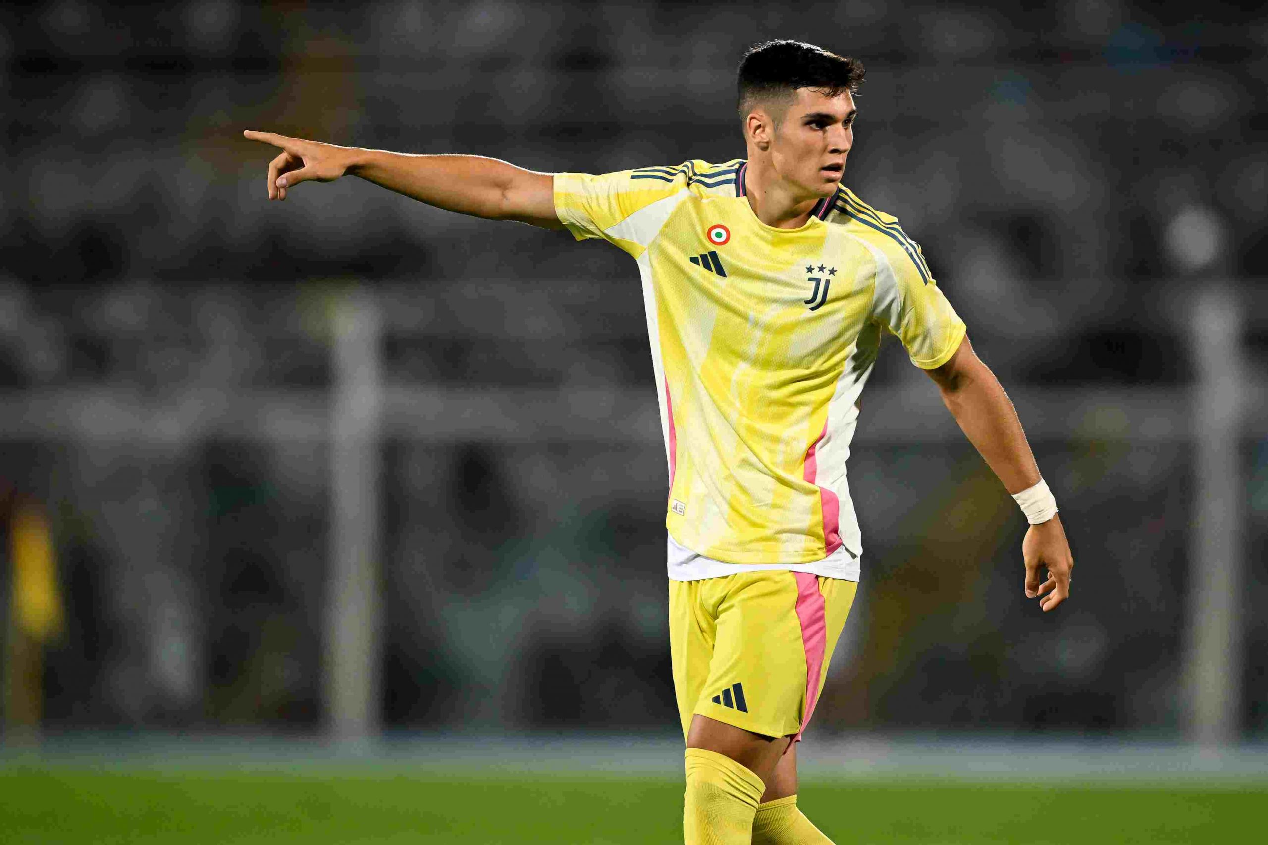 Juve, chance dal primo minuto per Adzic? L'idea di Motta - JuveNews.eu