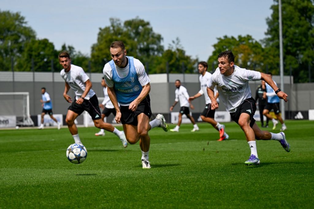 Juve, il club pubblica sui social alcuni scatti dell'allenamento di ...